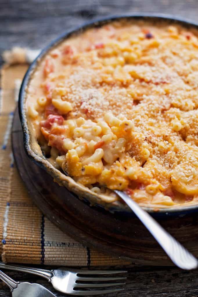 Baked mac and cheese with tomatoes - Feast and Farm